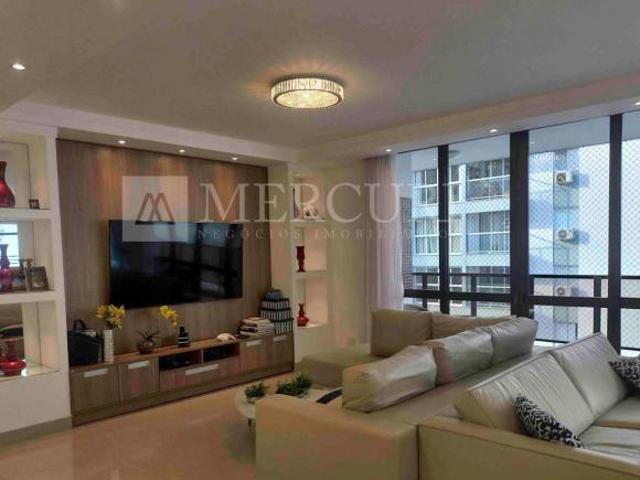 Apartamento no Guarujá, Pitangueiras, 3 Quartos, Sala para 3 Ambientes e Sacada Mercuri Imóveis