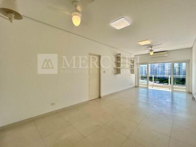 Apartamento no Guarujá, Pitangueiras, 3 Quartos, Sendo Suítes e com Varanda com Vista Total para o M