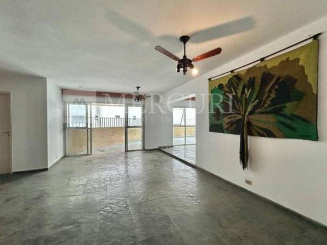 Apartamento no Guarujá, Pitangueiras, 3 Quartos, Sendo Suítes, Sacada com Vista Urbana e Lazer no Pr