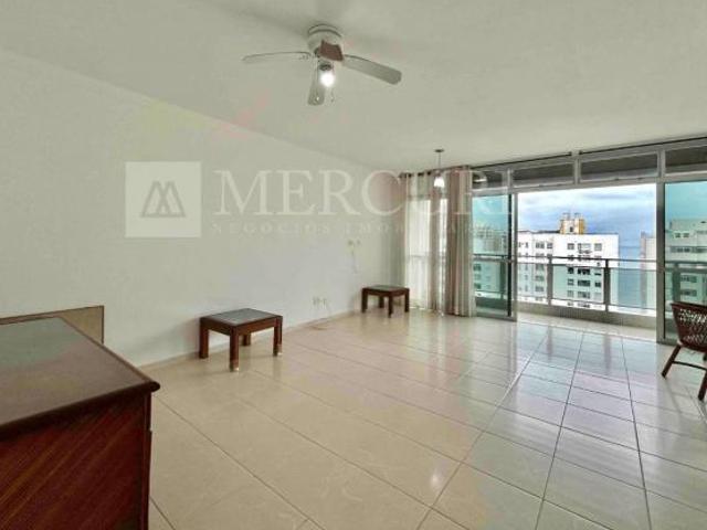 Apartamento no Guarujá, Pitangueiras, Espaçoso, 3 Quartos Sacada com, Vista Parcial para o Mar Mer