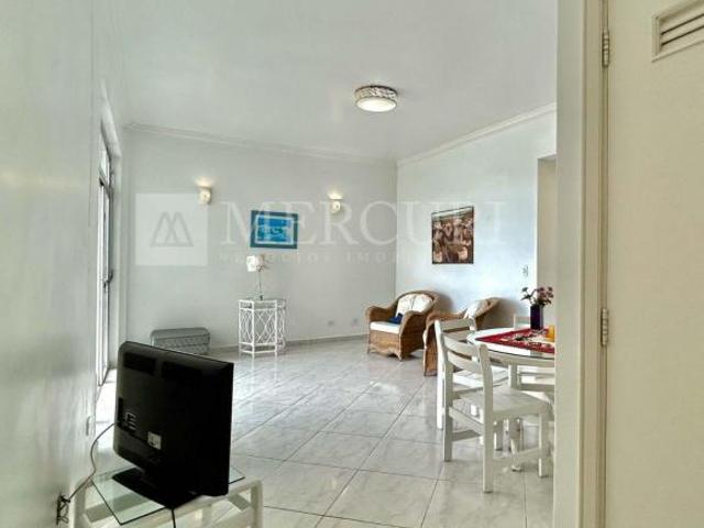Apartamento no Guarujá, Pitangueiras, Frente para o Mar, 2 Quartos, Sendo 1 Suíte e Sacada com Vista