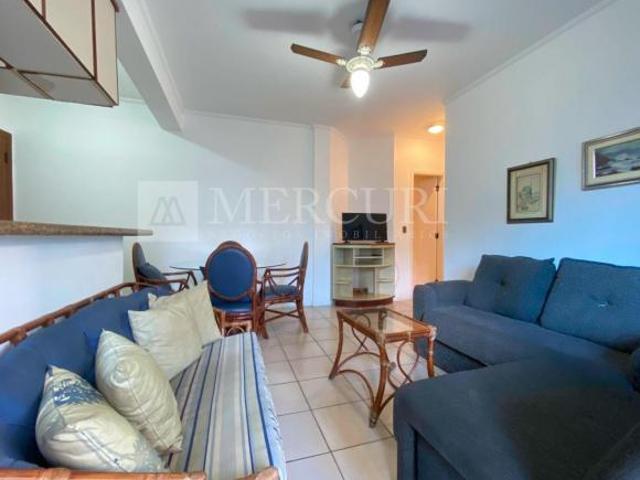 Apartamento no Guarujá, Pitangueiras, Próximo à Praia, 2 Quartos, Sendo 1 Suíte e Sacada com Vista U