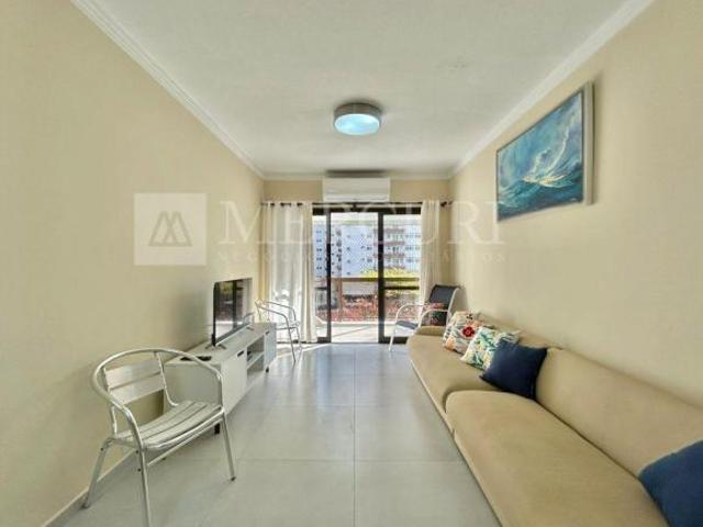 Apartamento no Guarujá, Pitangueiras, Reformado, 3 Quartos, Sendo 1 Suíte e Sacada com Vista Urbana