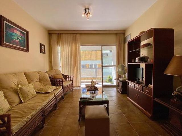 Apartamento no Guarujá, Praia da Enseada, 3 Quartos, Sendo 1 Suíte e Varanda Mercuri Imóveis Imo
