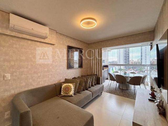Apartamento no Guarujá, Praia da Enseada, 2 Quartos, Sendo 1 Suíte e Varanda Gourmet Mercuri Imóve
