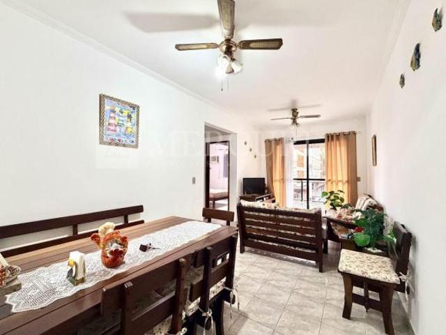 Apartamento no Guarujá, Praia da Enseada, 2 Quartos, Sendo 1 Suíte e Sacada Mercuri Imóveis Imob