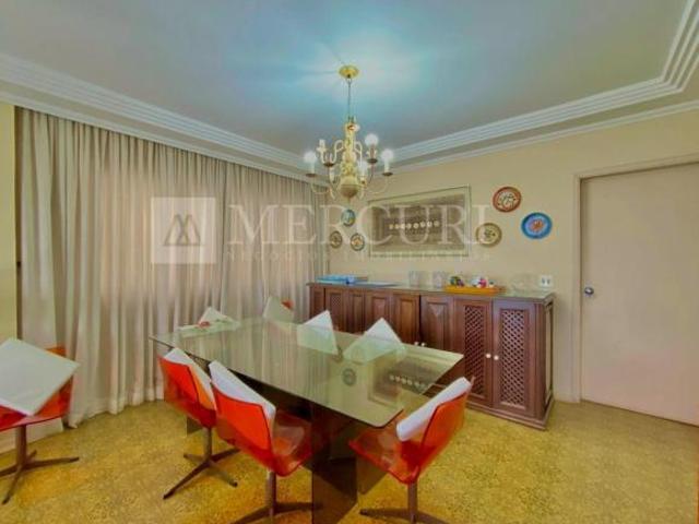 Apartamento no Guarujá, Praia da Pitangueiras, 6 Quartos, Sendo 2 Suítes, Sacada com Vista Mar Mer