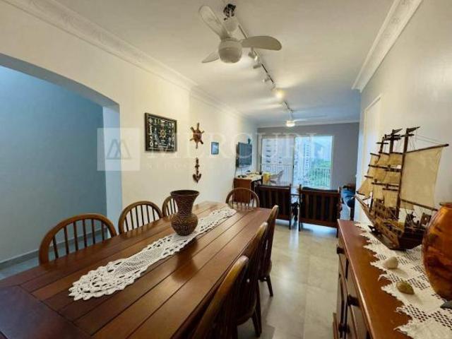 Apartamento no Guarujá, Praia da Pitangueiras, 3 Quartos, Sendo Suítes e Sacada cin Vista Livre Me