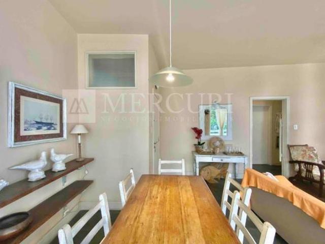 Apartamento no Guarujá, Praia das Pitangueiras, Mobiliado com 2 quartos