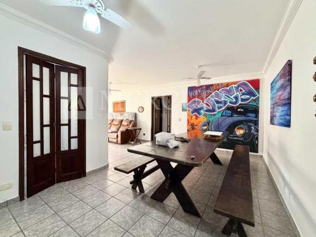 Apartamento no Guarujá, Praia do Tombo, 2 Quartos, Sendo 1 Suíte e Sacada Mercuri Imóveis Imobil