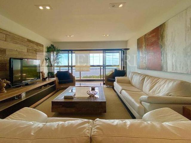 Apartamento no Guarujá, Sorocotuba, 4 Quartos, Sendo 1 Suíte e Varanda Vista para o Mar Mercuri Im