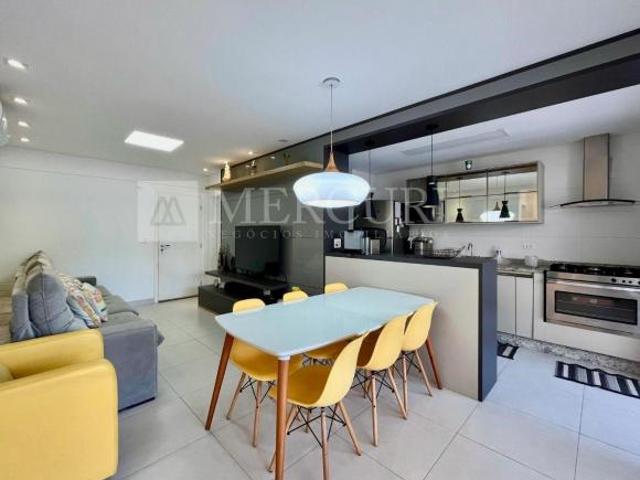 Apartamento no Guarujá, Tombo, 2 Quartos, Sendo 1 Suíte e Varanda Gourmet Mercuri Imóveis Imobil