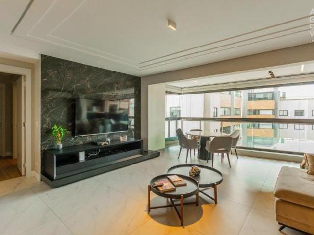 Apartamento no Harmony, 02 Quartos, 02 Vagas, Sacada com Churrasqueira, Água Verde, Curitiba