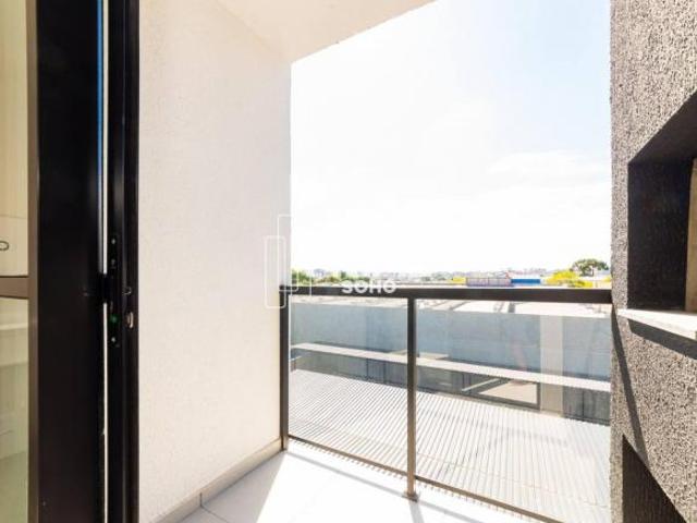 Apartamento no Hauer com Sacada e Sol da Manhã