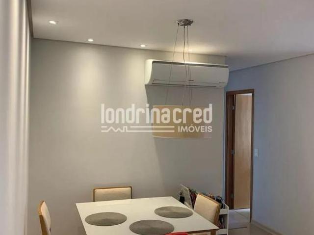 Apartamento no Hollywood Royal Residence com 2 quartos 1 suíte, planejados, sacada, 62 m² e condom