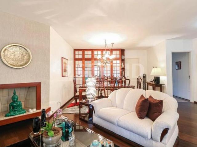 Apartamento no Itaim Bibi com 4 dormitórios sendo 3 suítes, 2 vagas de garagem e muito lazer!