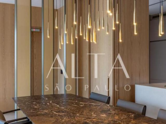 Apartamento no Itaim Bibi com 229m² com 3 suítes e 4 vagas
