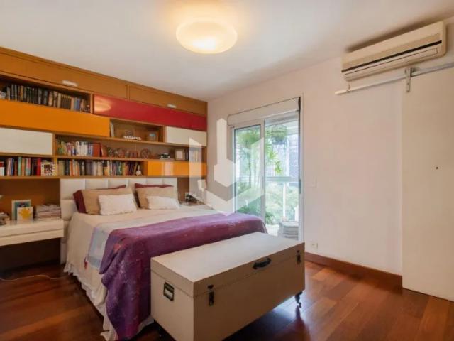 Apartamento no Itaim Bibi de 201m² com 4 dormitórios, próximo ao Parque Ibirapuera