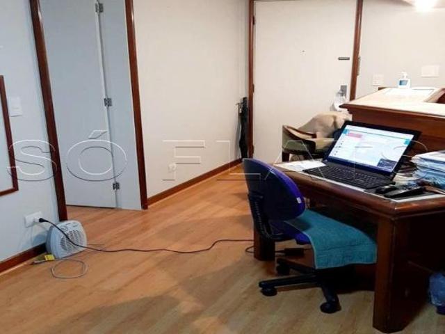 Apartamento no Itaim com 01, próximo a Av. Brig faria Lima