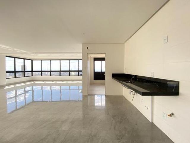 Apartamento no Jardim Goiás 4 suítes suíte principal com hidromassagem e duas cubas Apartamento co