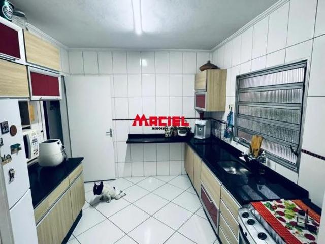 Apartamento no Jardim das indústrias na ferradura próximo de todos os comércios vista definitiva