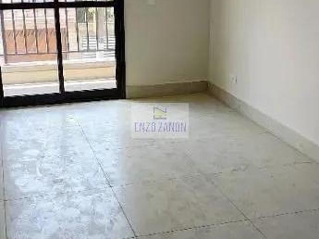 Apartamento no Jardim Hollywood. Possui 2 dormitório suíte, sala 2 ambiente anexa a varanda gourme