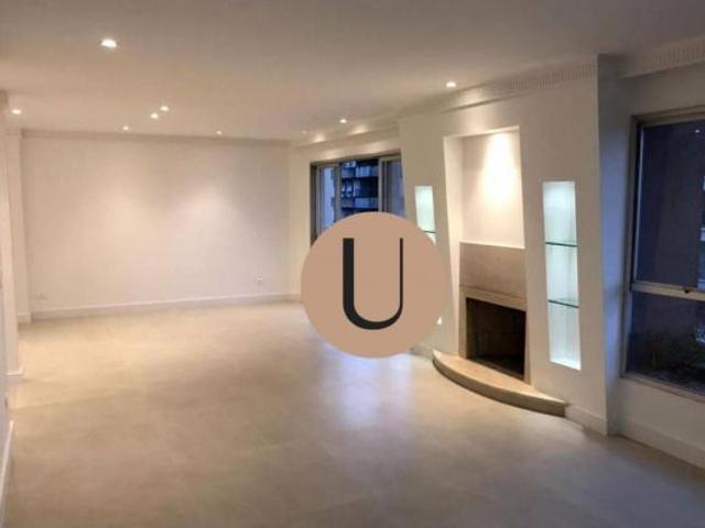 Apartamento no Jardim Paulista com 3 dormitórios, 195 m² São Paulo/SP