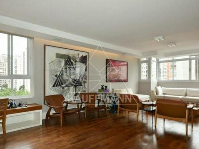 Apartamento no Jardim Paulista à Venda, 3 Dormitórios 3 Suítes, 2 Vagas 203m²A.Ú