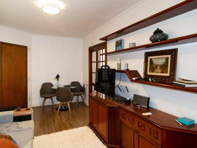 Apartamento no Jardim Paulista, mobiliado, com 1 dormitório e uma vaga. R$ 520.000