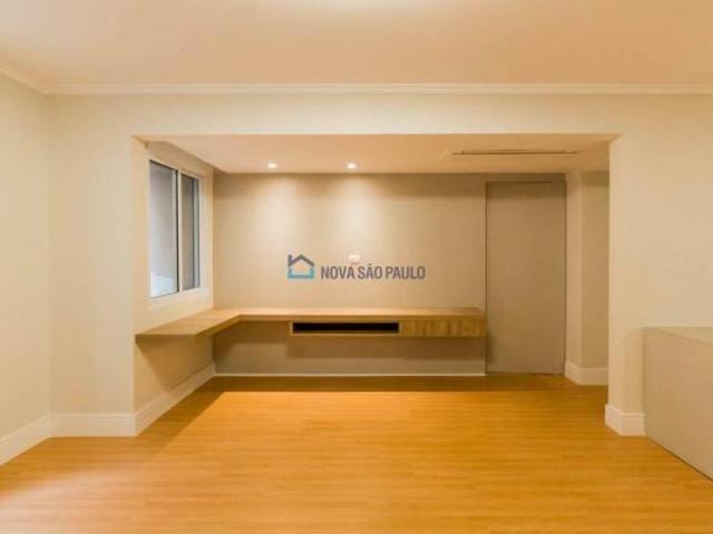 Apartamento no Jardins a venda 214 metros reformado