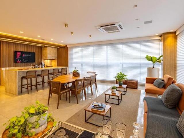 Apartamento no Kingdom Park com 482 m², 4 suítes e vista 180°