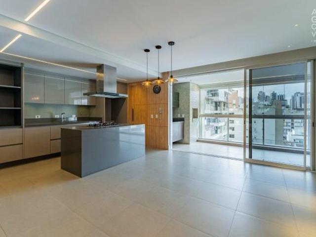 Apartamento no Mandala, 03 Suítes, 03 Vagas, Churrasqueira a Carvão, Água Verde, Curitiba