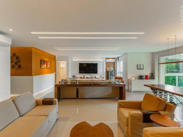 Apartamento no Majestic, 03 Suítes, 04 Vagas, Espaço Gourmet com Vista para o Bosque, Mossunguê, Cur