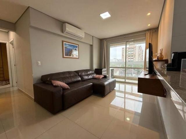 Apartamento no Marapé com 85m², suíte e vaga demarcada