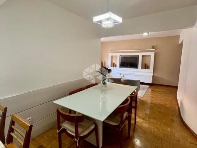Apartamento no Menino Deus com 3 dormitórios