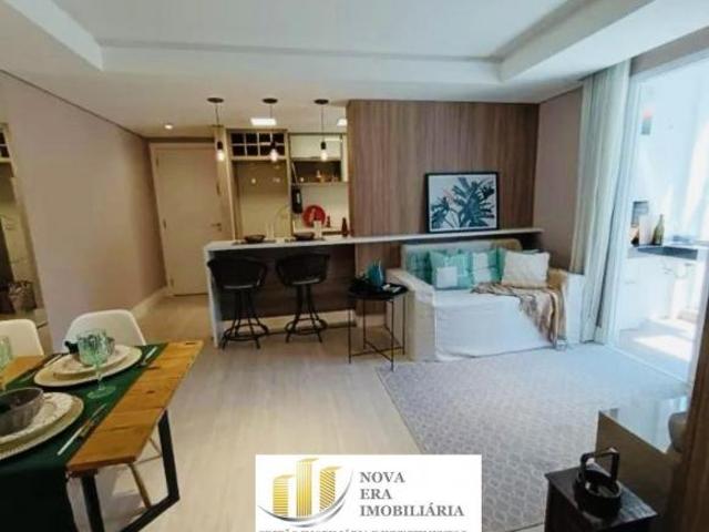 Apartamento no Mercês, 02 dormitórios e 02 vagas de garagem