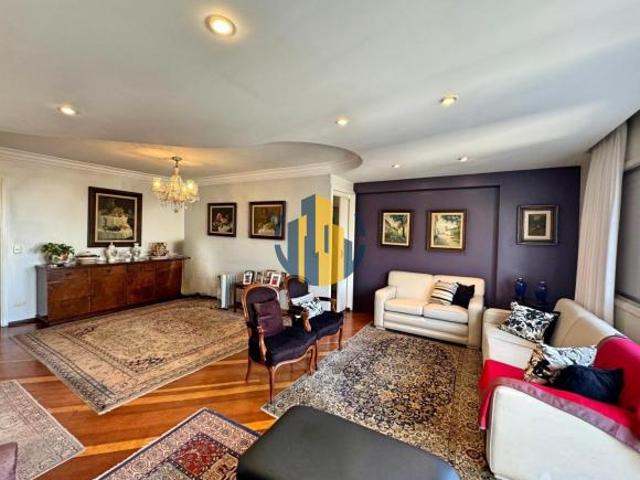 APARTAMENTO NO MIOLO DA VILA CLEMENTINO