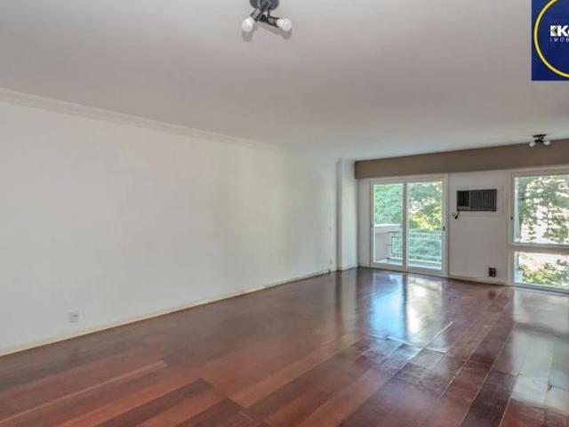 Apartamento no Moinhos de Vento de 3 dormitórios vaga e infra DESOCUPADO