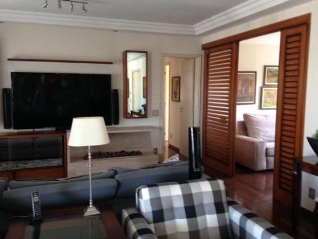 Apartamento no morumbi Aguas de março, varanda gourmet churrasqueira