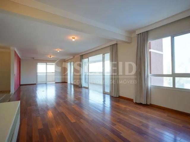 Apartamento no Morumbi com 4 quartos e 4 vagas