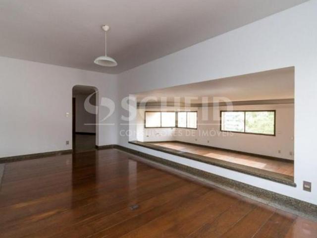 APARTAMENTO NO MORUMBI COM 04 QUARTOS, SENDO 03 SUITES, 04 VAGAS