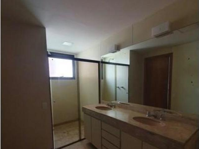 Apartamento no Morumbi com 251m², 4 quartos, 2 suítes, 4 vagas