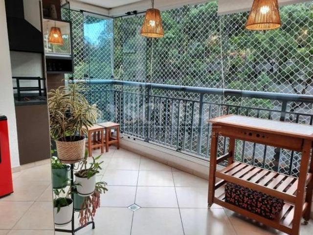Apartamento no Morumbi com 3 quartos e 2 vagas