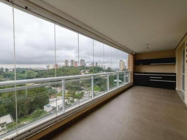 Apartamento no morumbi em rua nobre e segura. Encantador e Novo!