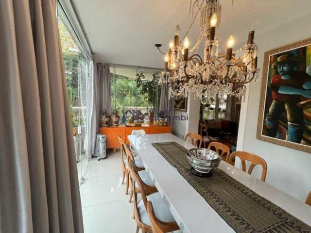 Apartamento no Morumbi. 4 Dormitórios. 4 suites. 4 vagas. 260m2
