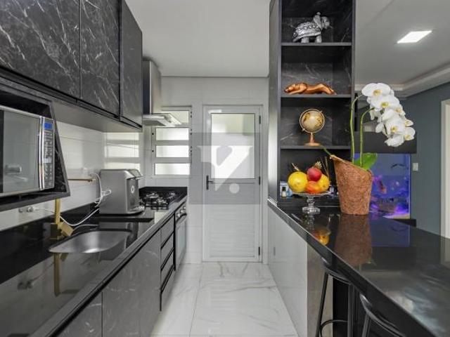 Apartamento mobiliado no Novo Mundo