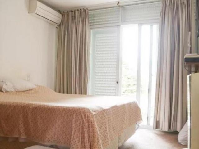 Apartamento no Palacete Das Águias na Vila Alexandria com 240m², 3 dormitórios 1 suíte 2 banheiros 4