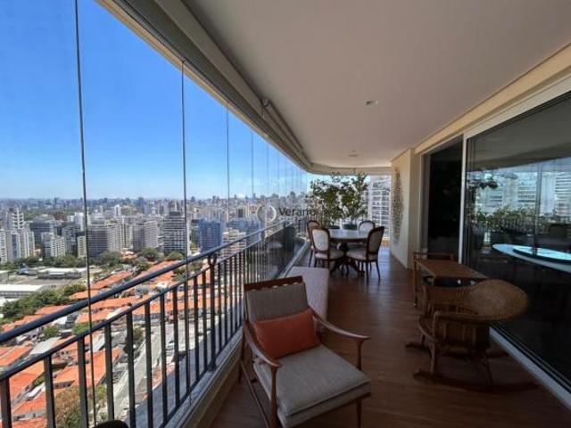 Apartamento á Venda no Paraíso com vista para o Parque Ibirapuera