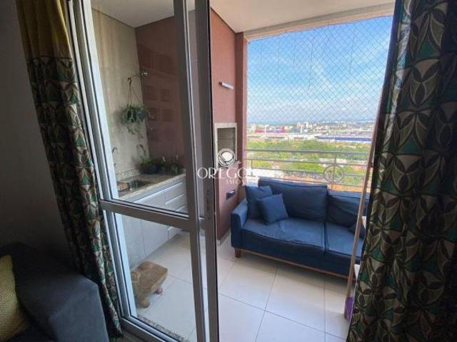 Apartamento no Parque Industrial, 69m, 2 dorm, varanda com churrasqueira