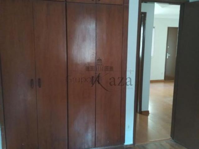 Apartamento no Parque Industrial – Condomínio Azaléias